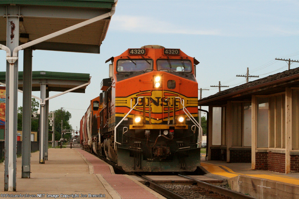 BNSF 4320